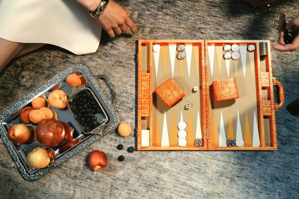 Orange backgammon i læder - Min Backgammon